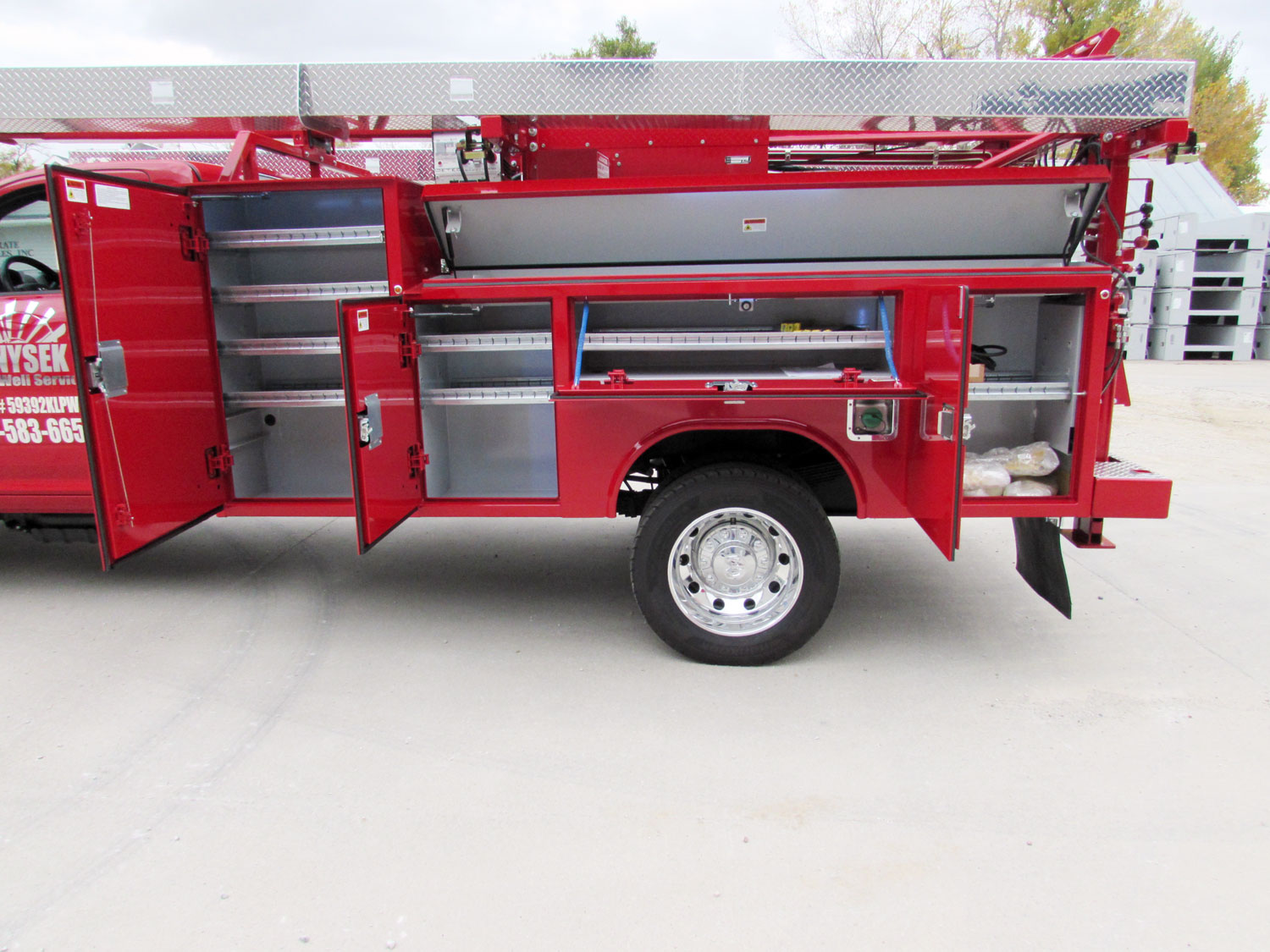 Janysek Water Well Service Uses A Pulstar P10HD3L Pump Hoist